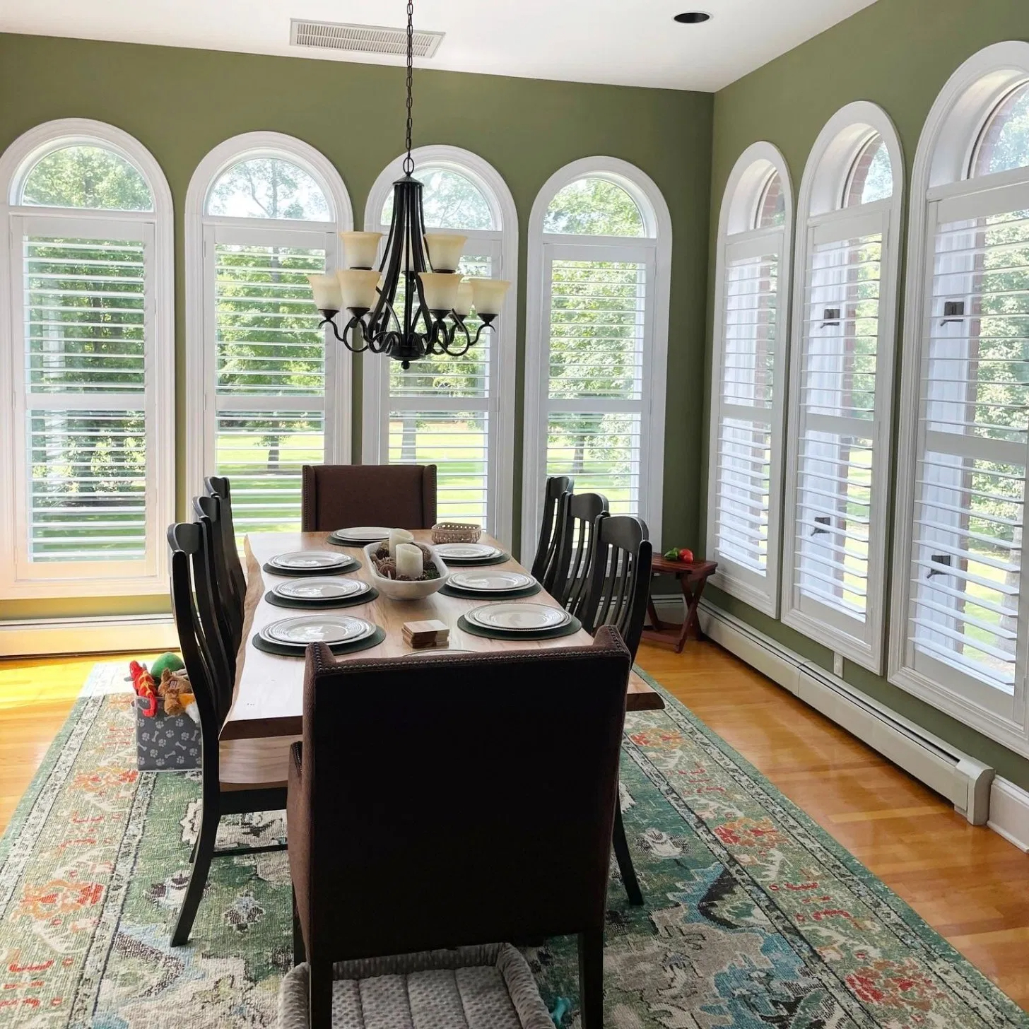 Plantation Shutters For Cafe - 福建卓逸窗饰有限公司